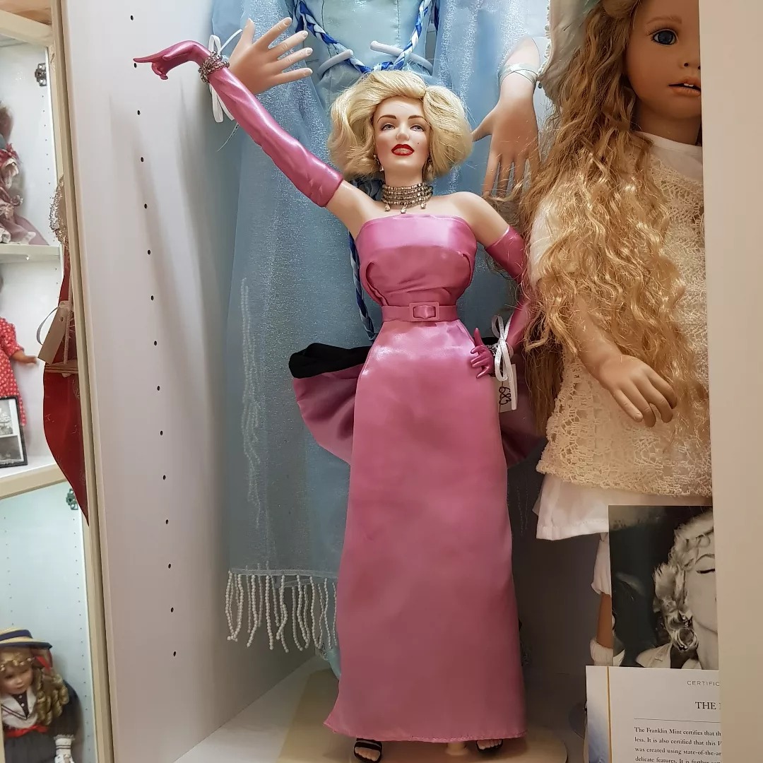 Júlia Babaháza szülinap - Porcelánbaba Múzeum